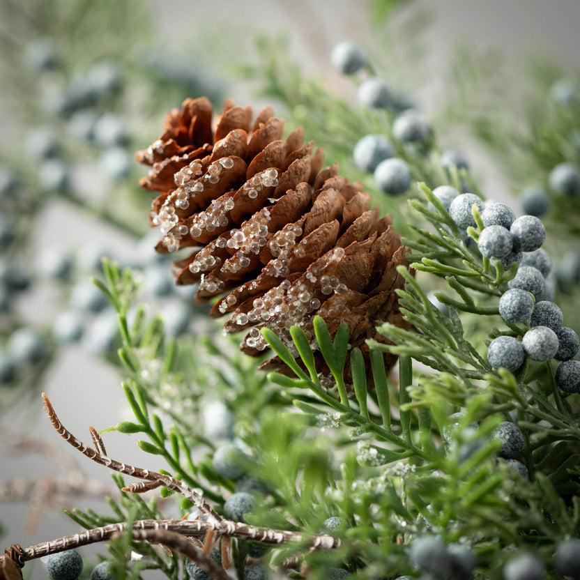 BERRY CEDAR MINI WREATH – Fig & Fern