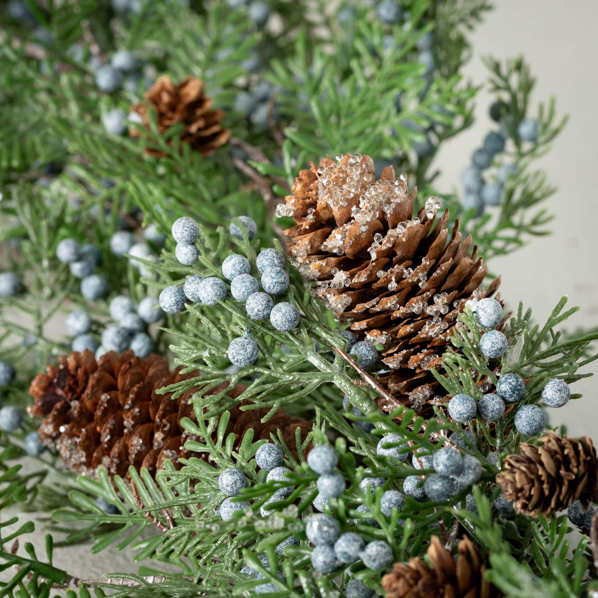 BERRY CEDAR GARLAND – Fig & Fern